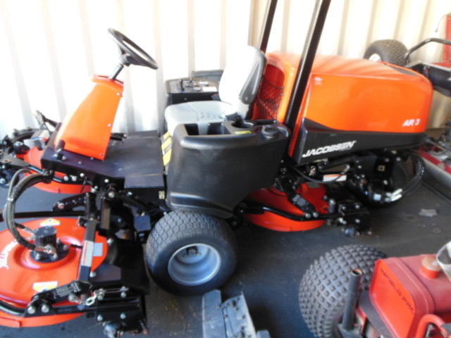 John Deere 3245C Contour rough mower